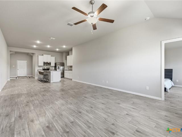 829 Stonemanor, Seguin, TX 78155 | MLS #610000