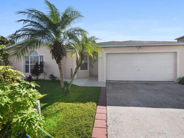 829 Palermo Ct, Kissimmee, FL 34758