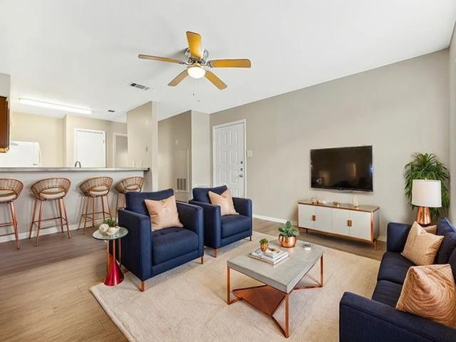 829 Park Plz, Austin, TX 78753