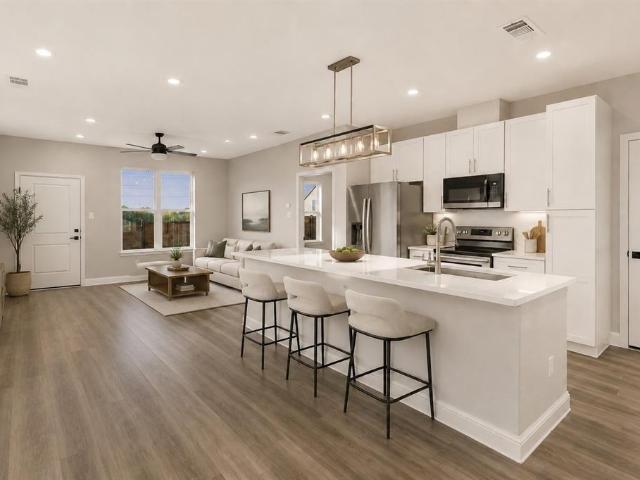 829 Premier Parkway