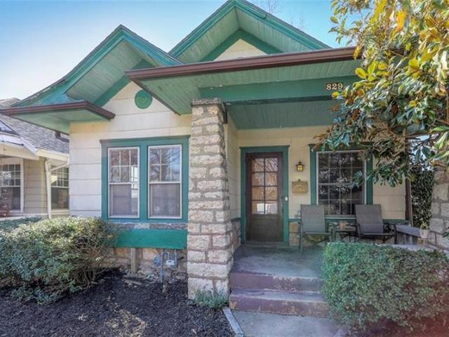 829 W 40th St, Kansas City, MO 64111