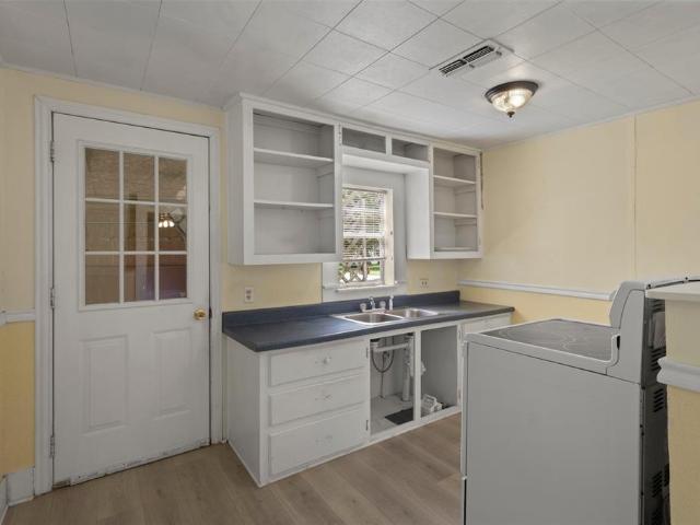 829 W 9th Street