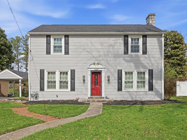 829 W Lexington Avenue