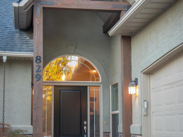 829 W Mountain Ash Loop