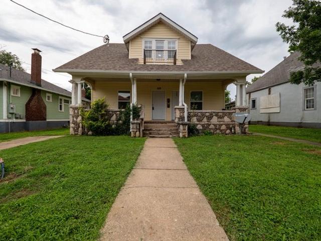 829 W Pershing St, Springfield, MO 65806