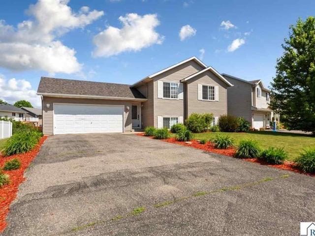 829 Tanager Rd, Mankato, MN 56001