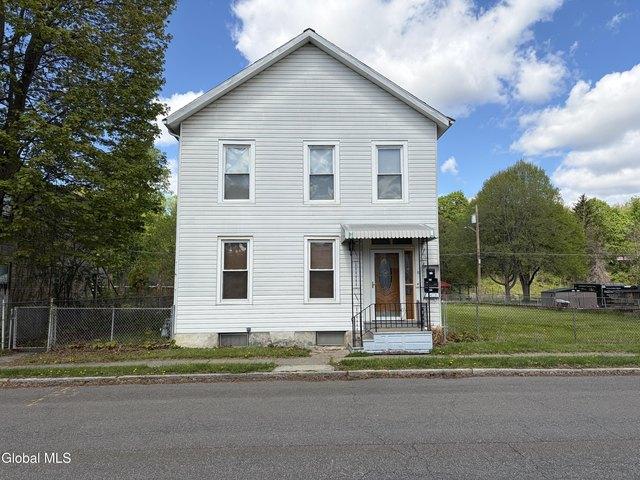 82 4th St, Waterford, NY 12188