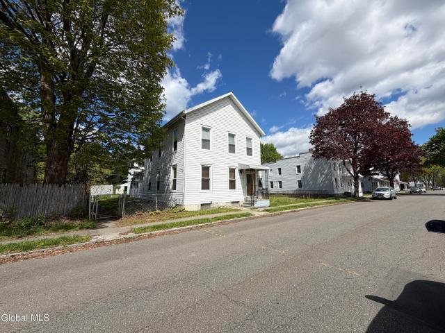 82 4th Street