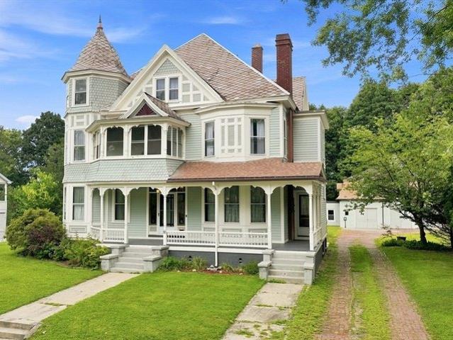 82 84 Noel St, Springfield, MA 01108