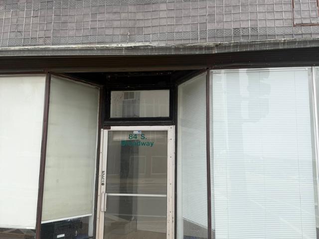 82 84 S Broadway