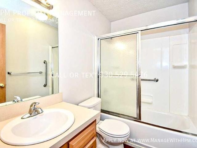 82 1st St SE #10