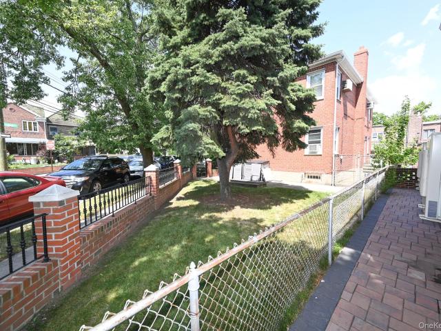82 23 Caldwell Avenue