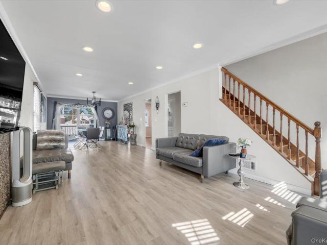 82 30 th Street