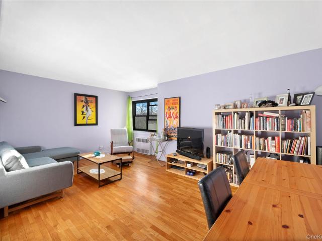82 35 th street 3G