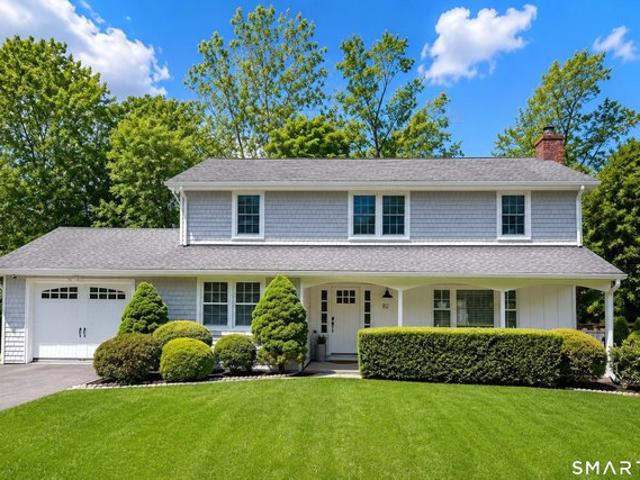 82 Three Lakes Dr, Stamford, CT 06902
