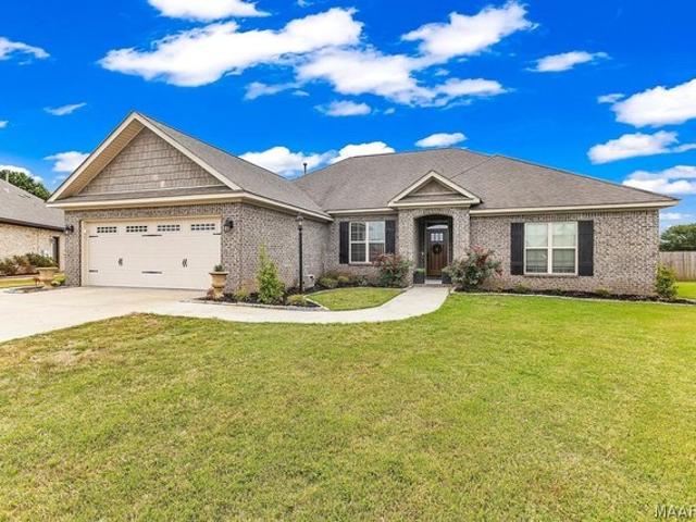 82 Village Way Ct, Wetumpka, AL 36093