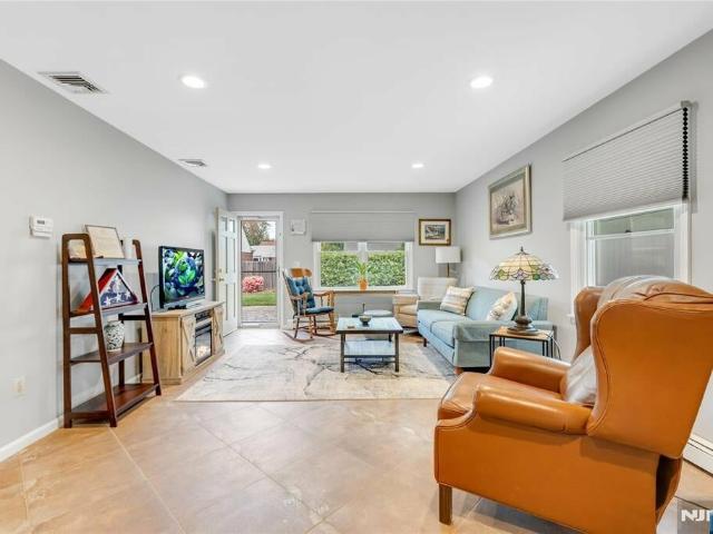 82 Virginia Avenue, Dumont, US, NJ