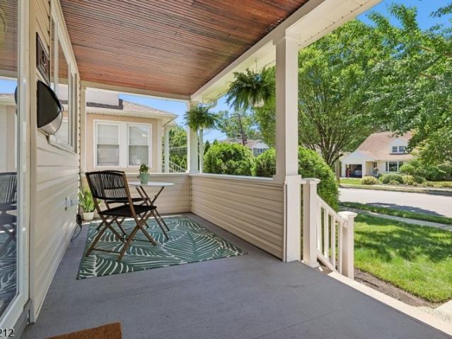 82 Vreeland Ave