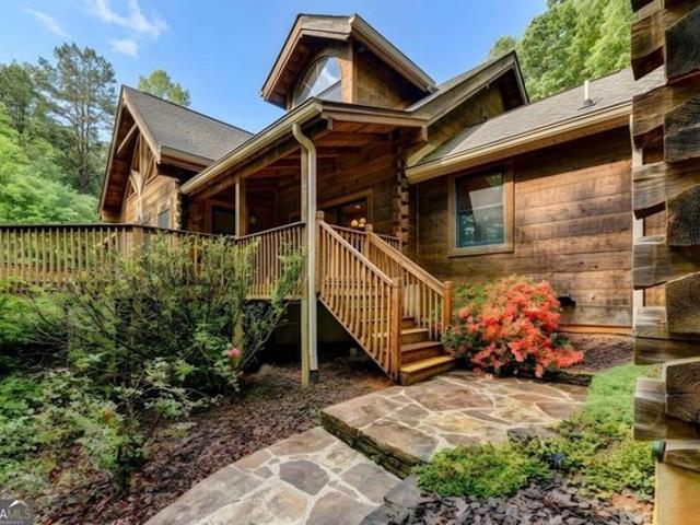 82 Walnut Grove Ln, Tiger, GA 30576