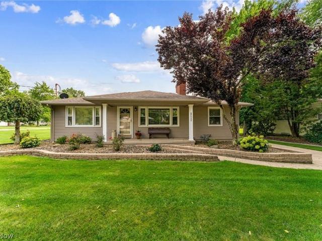 82 Ward Ave, New Middletown, OH 44442