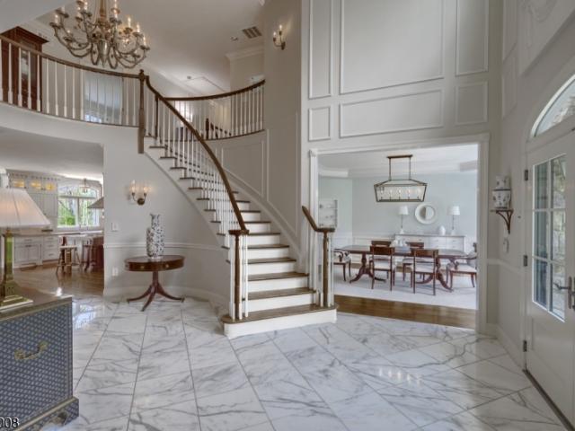 82 Woodman Ln