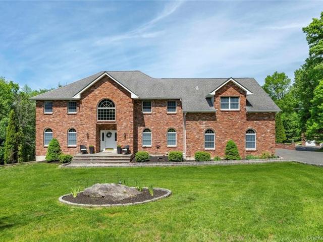 82 Anton Dr, Carmel, NY 10512