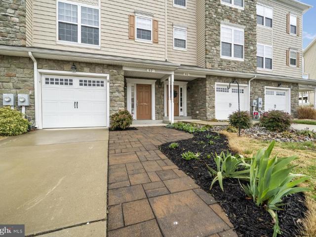82 Backstretch Way