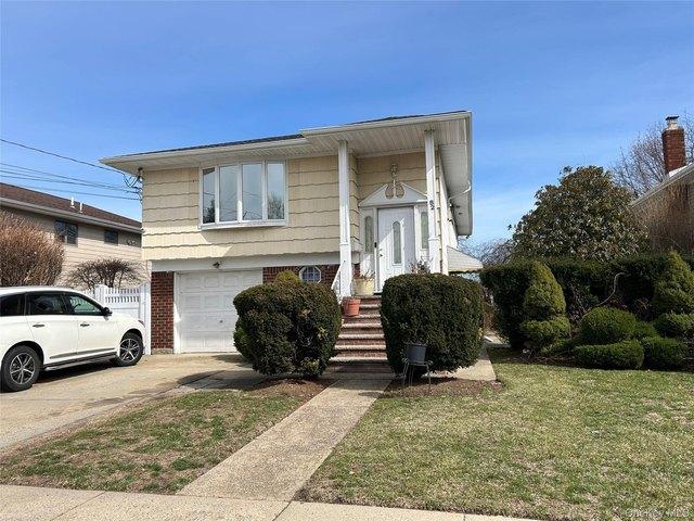 82 Bedford Rd, Hempstead, NY 11550
