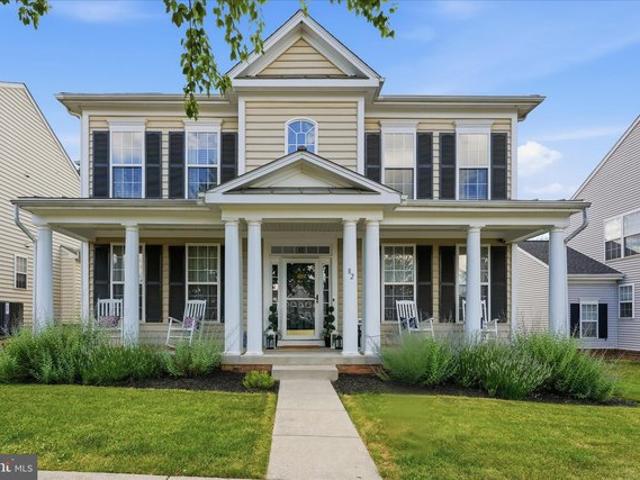 82 Braddock St, Charles Town, WV 25414