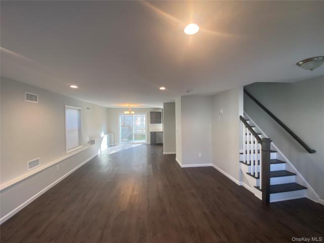 82 Center Street