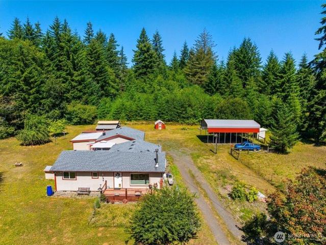 82 Chenois Valley Rd, Hoquiam, WA 98550