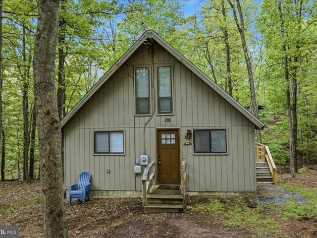 82 Chippewa Trl, Hedgesville, WV 25427