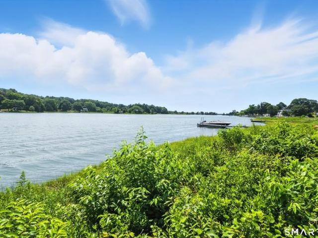 82 Cove Rd, Stonington, CT 06378