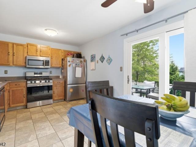 82 Cliffwood Ave