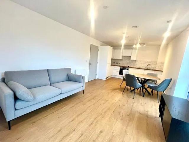 82 Deansgate Gardens, Bolton, BL1