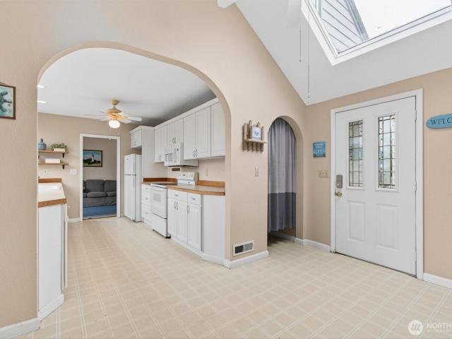 82 E Sunny Sands Road