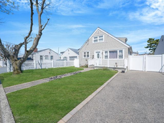82 E Seacrest Avenue