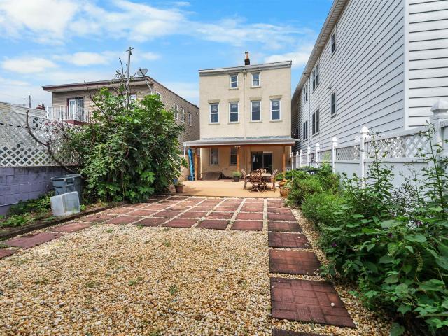 82 East 26Th St
