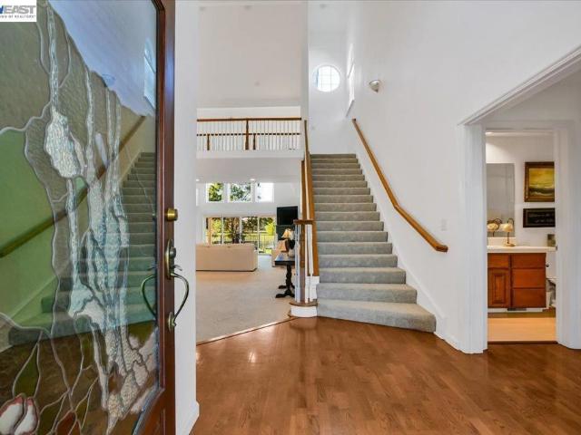 82 Edgeview Ct