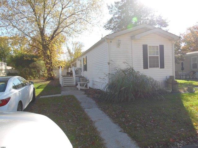 82 Elm St, Egg Harbor Township, NJ 08205