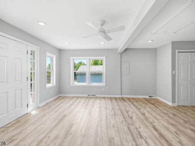 82 Fairview Dr