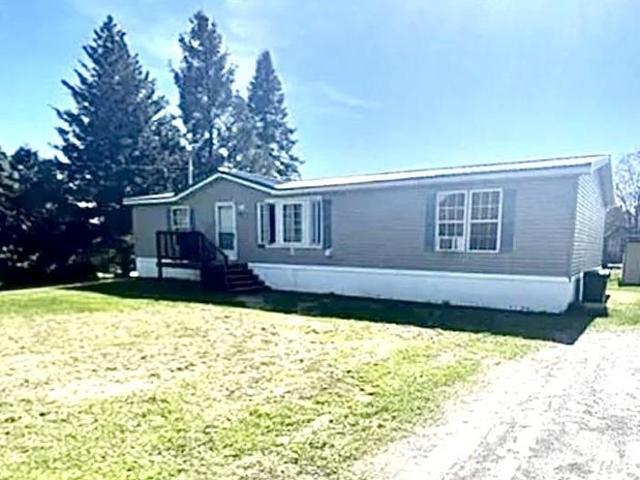 82 Fenton St, Waddington, NY 13694