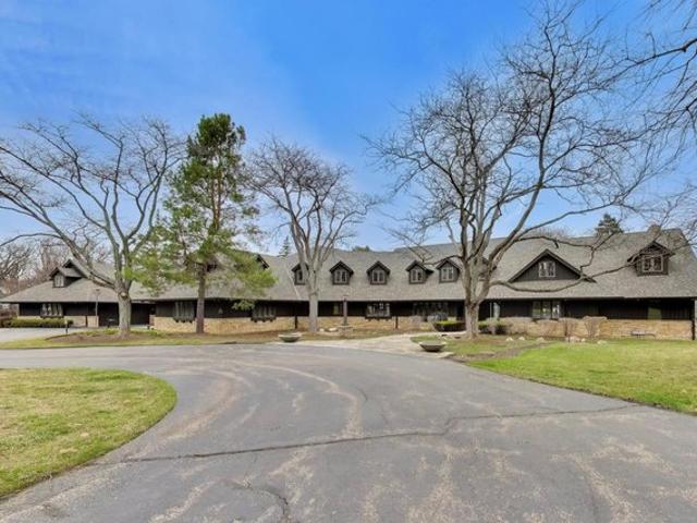 82 Hawley Woods Rd, Barrington Hills, IL 60010