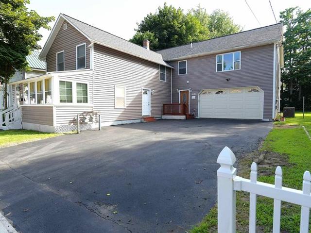 82 Hickok St, Winooski, VT 05404