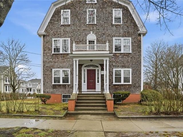 82 High St Apt 1S, Bristol, RI 02809