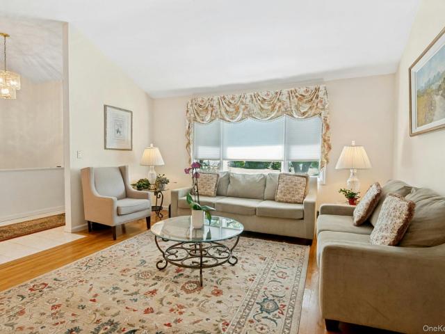 82 Holbrooke Road