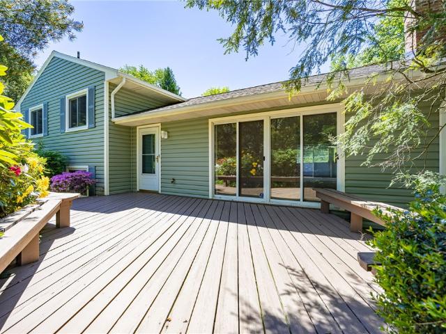 82 Hotchkiss Cir