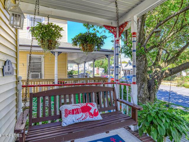 82 Inskip Avenue