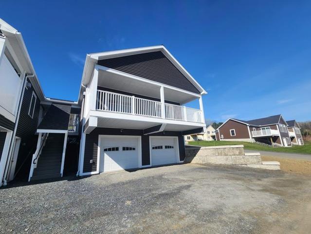 82 Ivan Dr, Barre, VT 05641