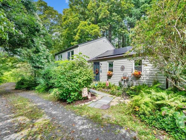 82 Jacoby Rd, Haddam, CT 06441